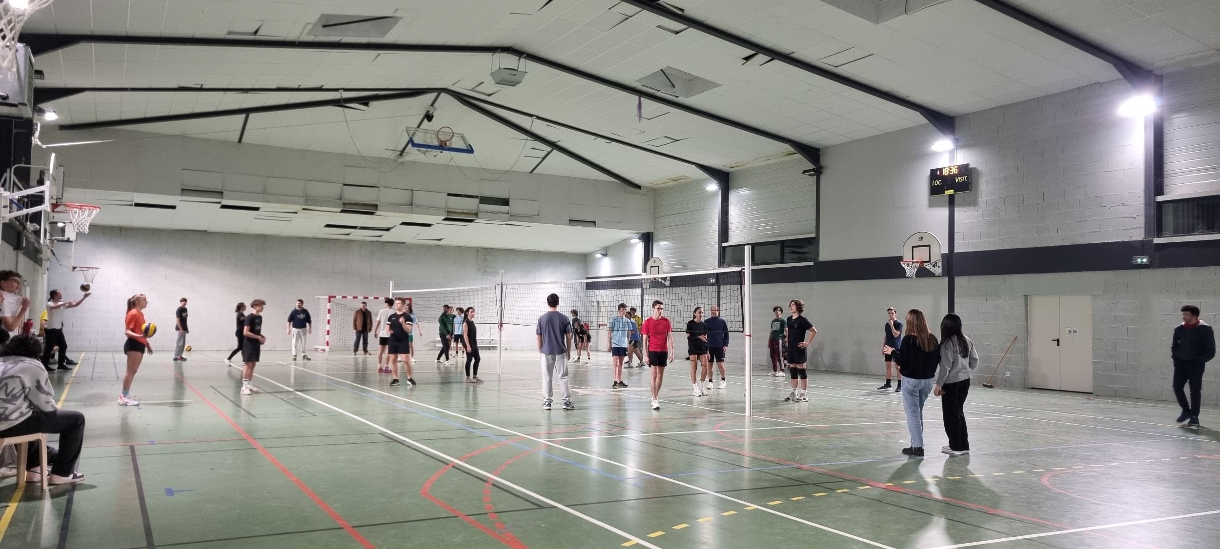 Tournoi volley professeurs/élèves organisé par la Maison des Lycéens ...